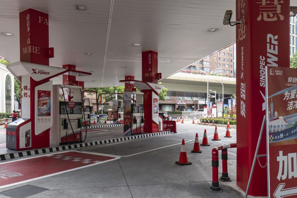 Sinopec predicts sharp decline in China's gasoline demand by 2025