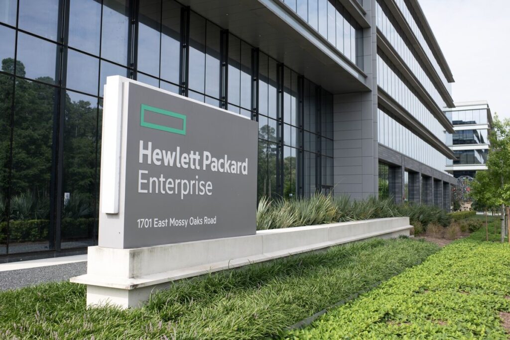 HPE secures $1B AI server deal for Elon Musk's X