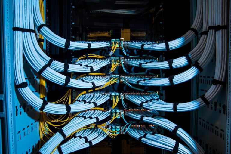 Macquarie's fiber providers fuel debt consultant's cash burning