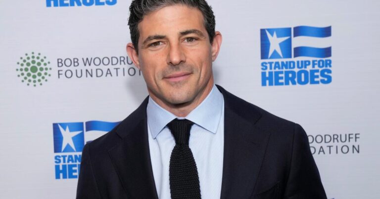 ABC News reporter Mat Gutman joins CBS News