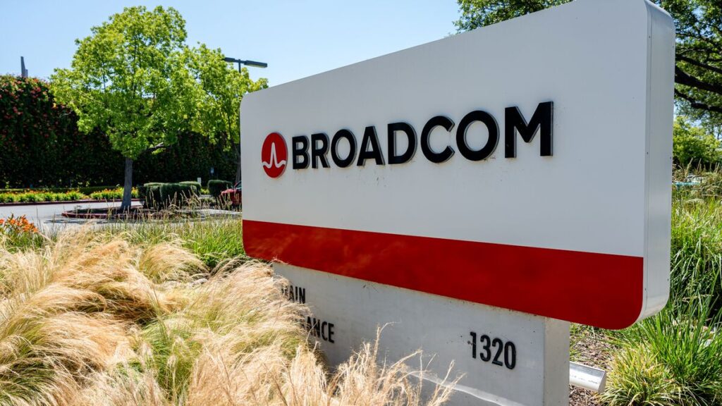 Broadcom's slide due to AI delays and shrinking margins