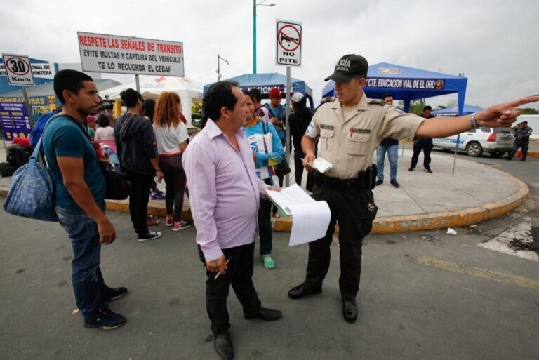 Ecuador imposes border restrictions with Colombia and Peru