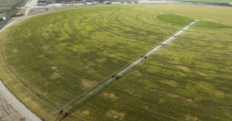 Limit groundwater extraction in hard-hit areas in Arizona