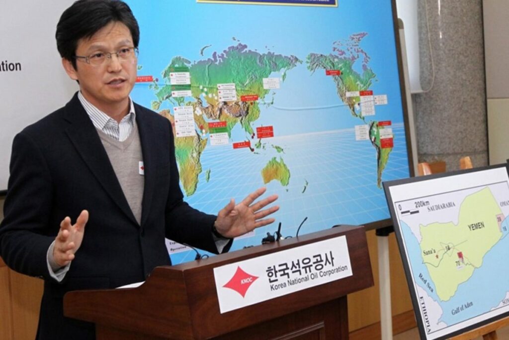 South Korea's oil agency mulls selling 900,000 barrels overseas