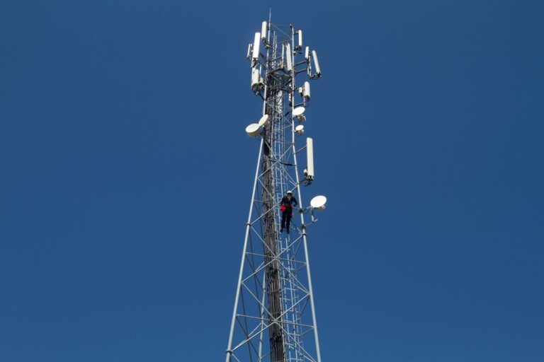 SBA Communications considering sale of tower operator
